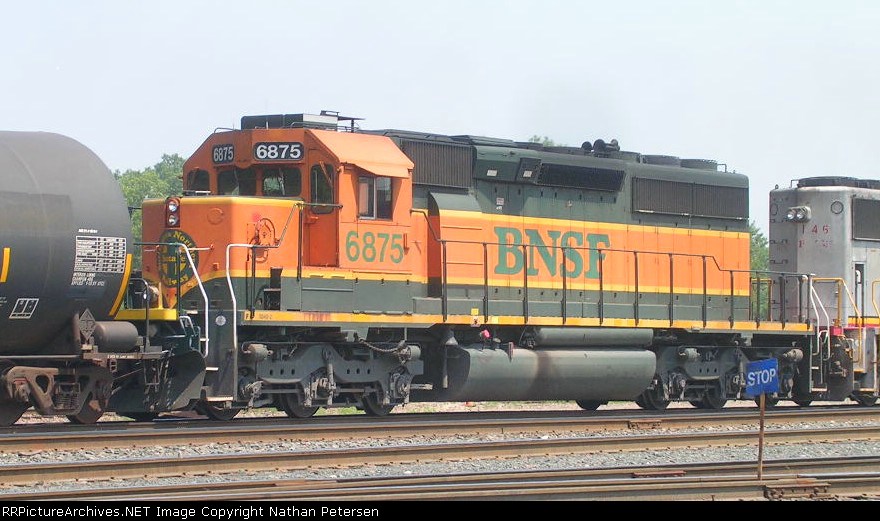 BNSF 6875